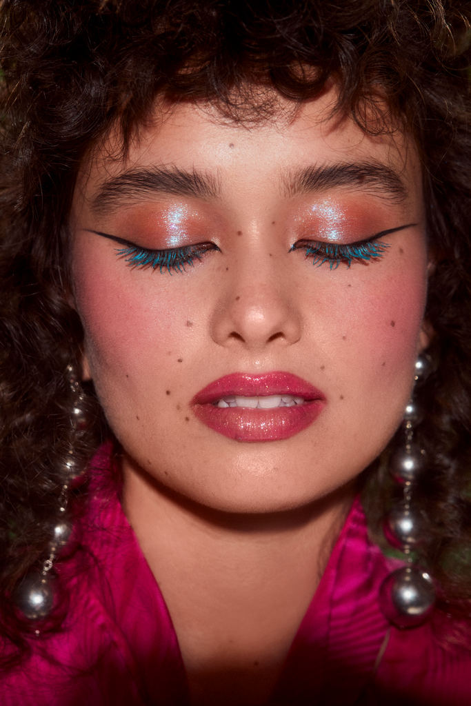 GLITTER TEARS – Half Magic